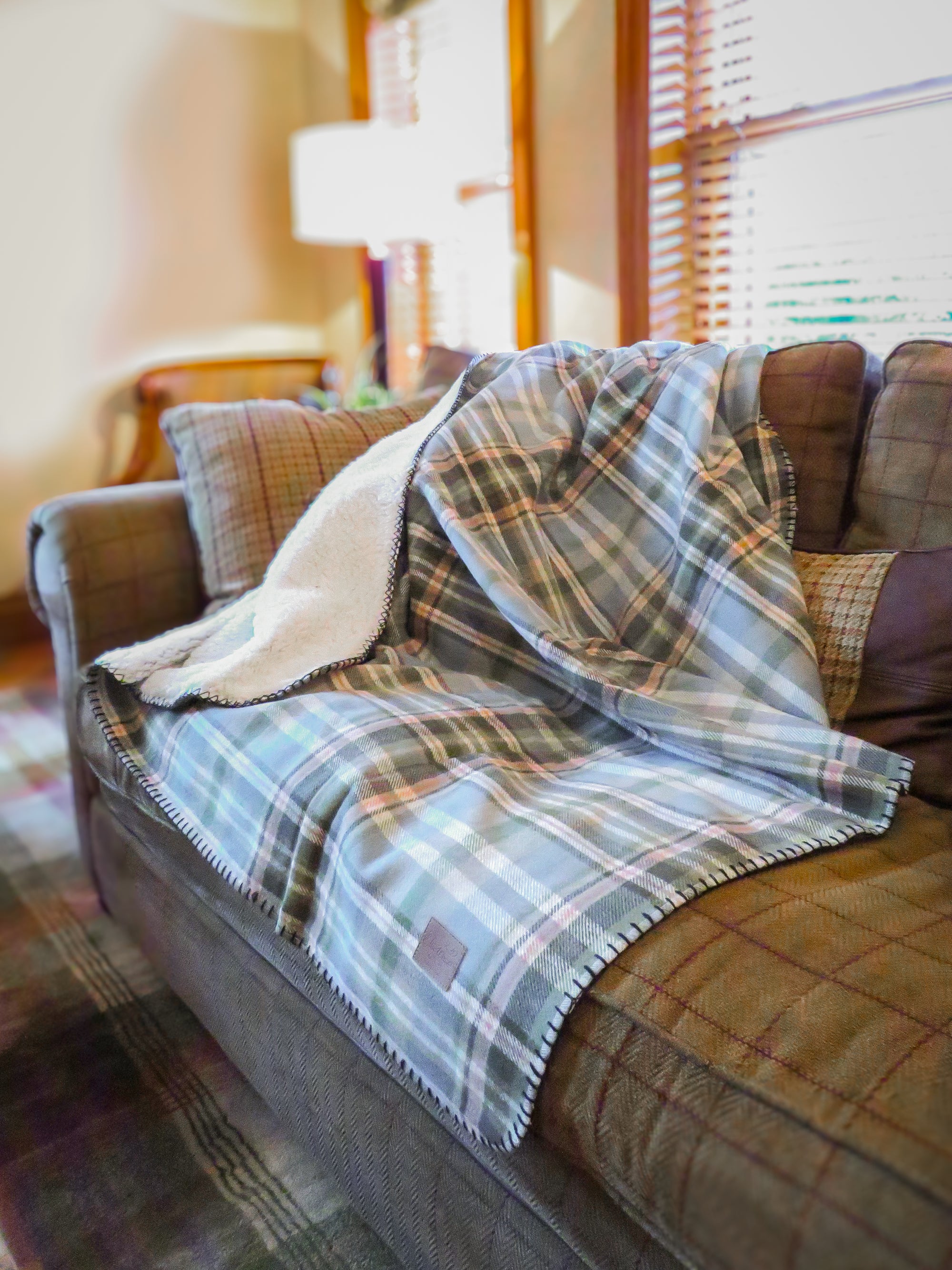 Country Lodge Green Tweed Throw – Weavers of Ireland